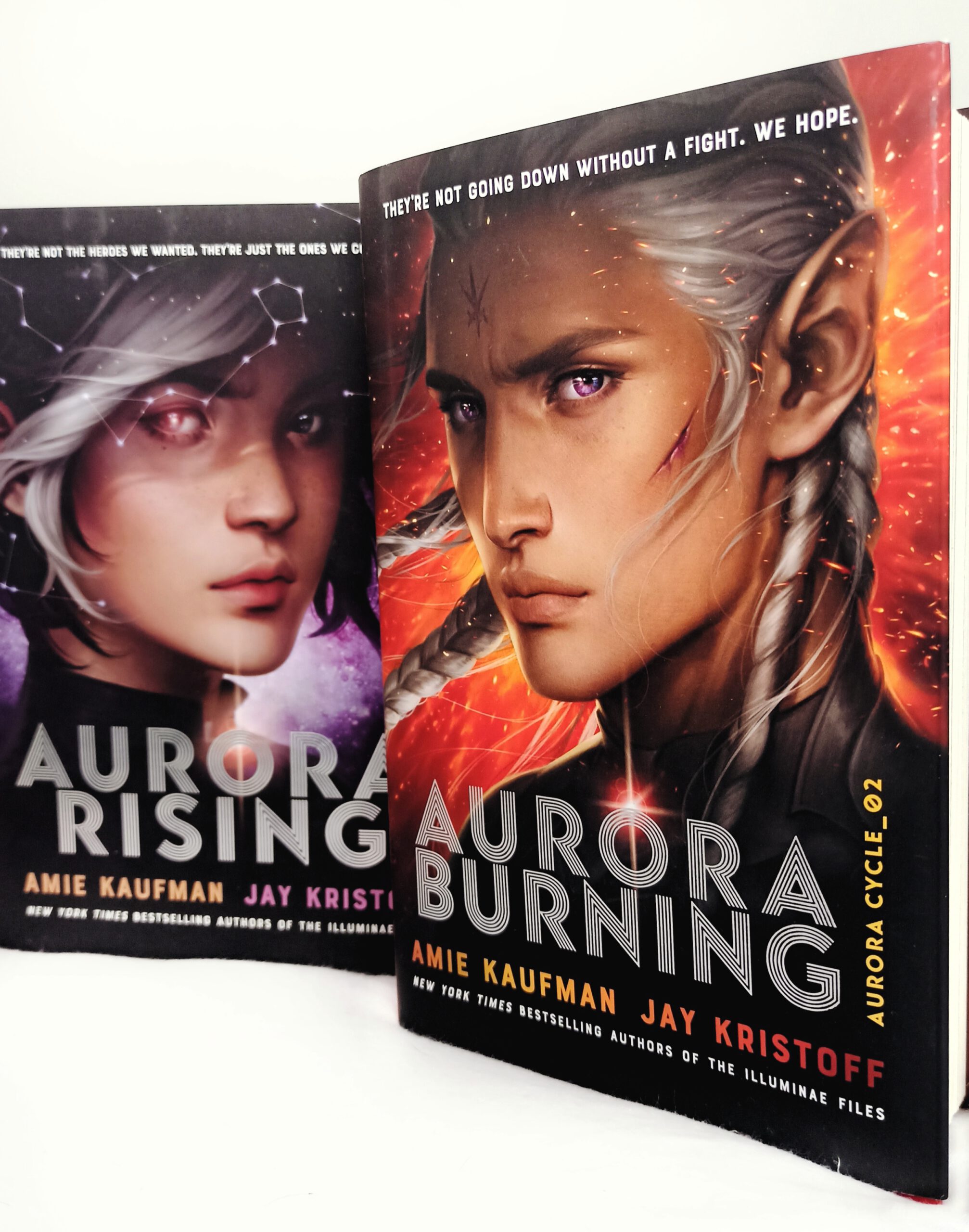 Recensie: Aurora Burning - Amie Kaufman & Jay Kristoff • So Many Books
